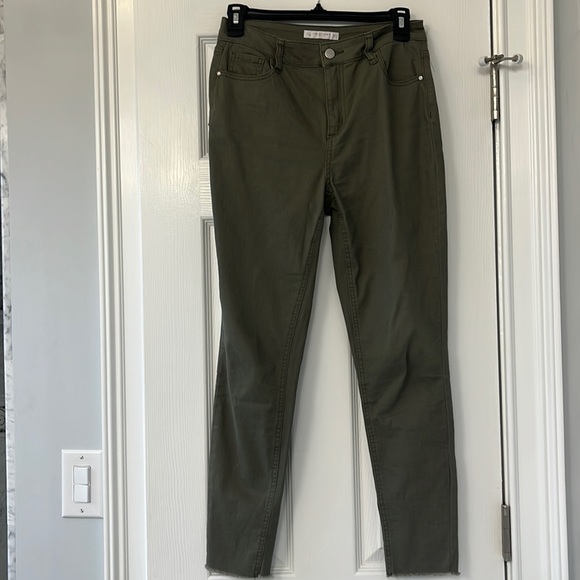 Tinseltown | Jeans | Army Green Straight Leg Mid Rise 27 Inch Jeans ...